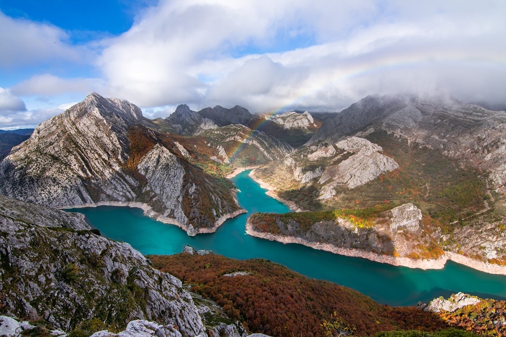 El Fonoll: una aldea abandonada reconvertida en pueblo naturista ...