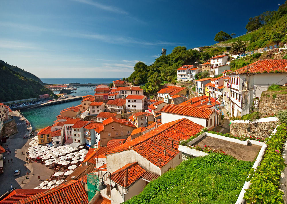 El encanto colorido de Cudillero