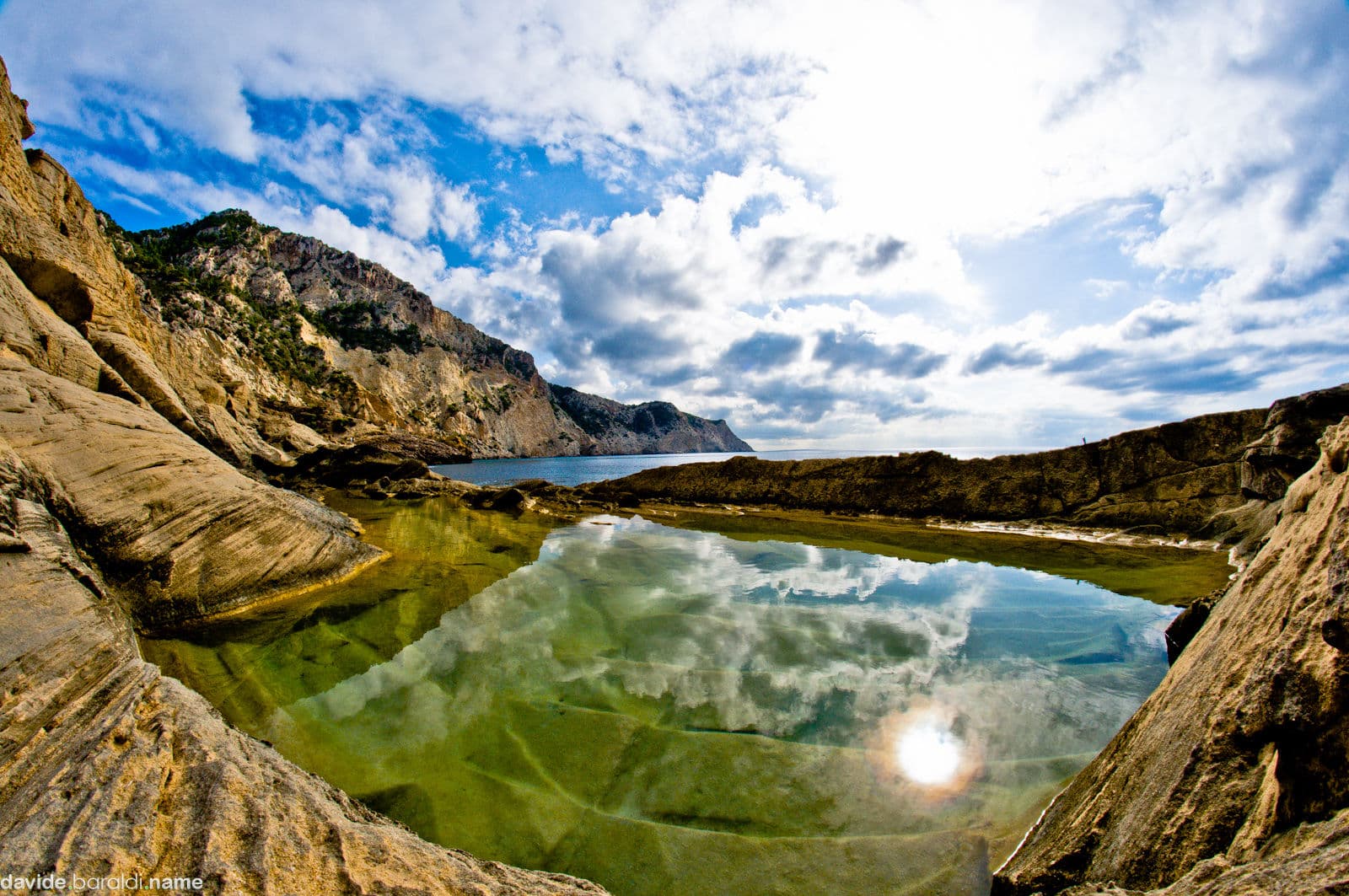 Atlantis, la cantera de Ibiza convertida en una cala legendaria