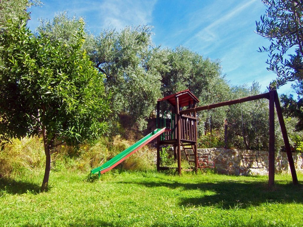 20 casas rurales con su propio parque infantil