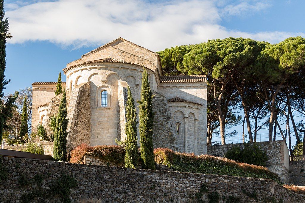 5 razones para visitar Besalú, el pueblo medieval de Girona - EscapadaRural