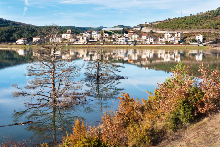 6 rutas por Navarra entre bosques y cascadas que no te puedes perder ...