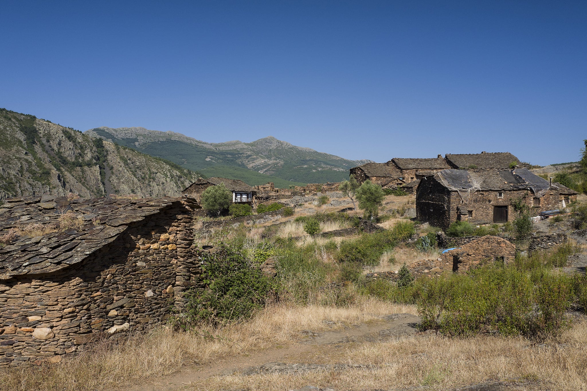 La Vereda: reconstruir un pueblo abandonado “por amor al arte”