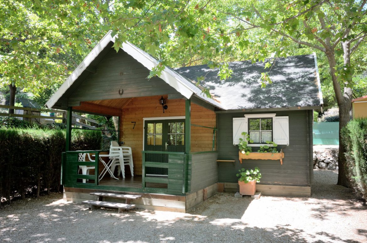 15 campings con bungalows y cabañas para alojarse a todo lujo
