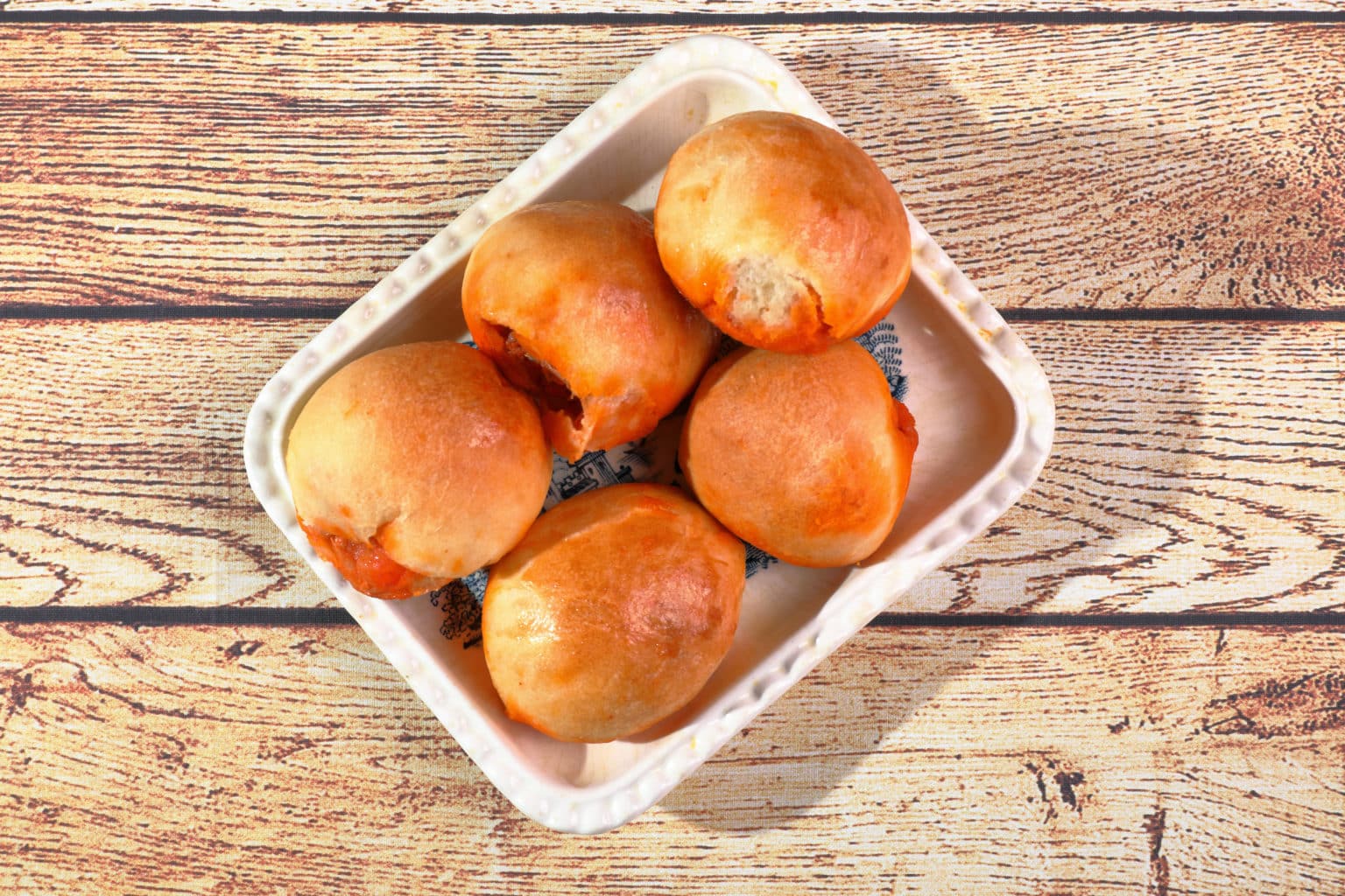 El bollo preñao, el rey de la fiesta en Asturias (y más allá)