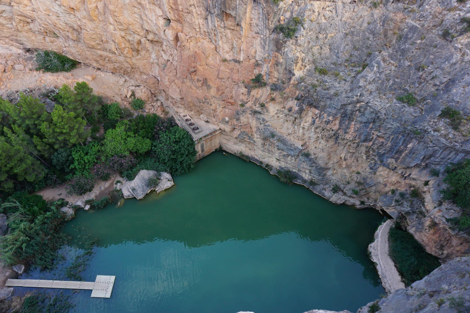 Charco Azul de Chulilla: una piscina natural entre el cañón del Turia