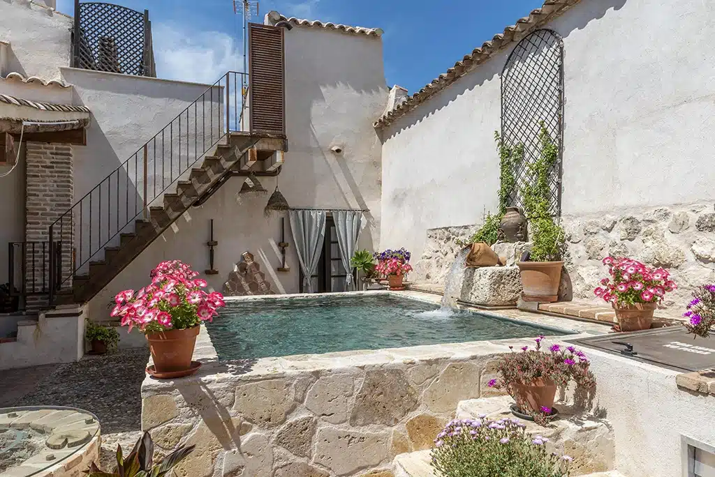 El Baluarte: la casa rural en cuyo interior se halla una cueva