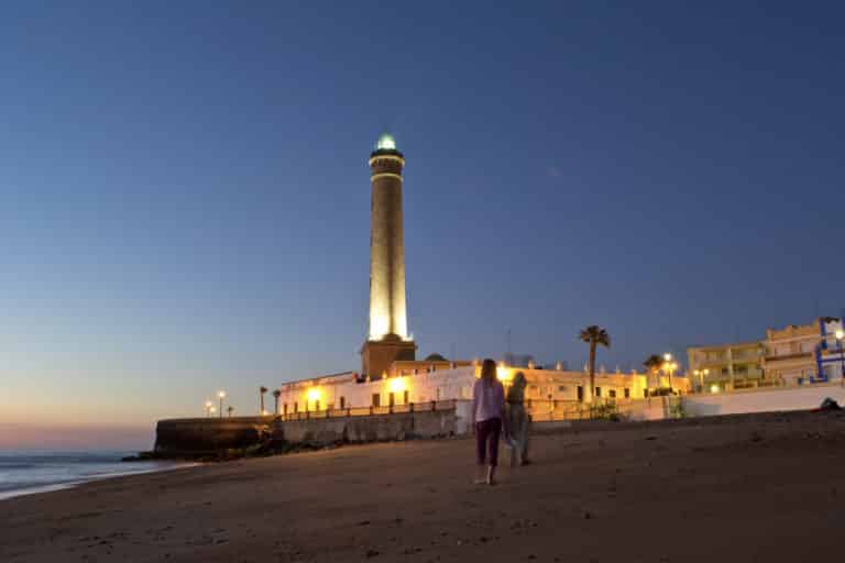 La historia del faro de Chipiona, el más alto de España