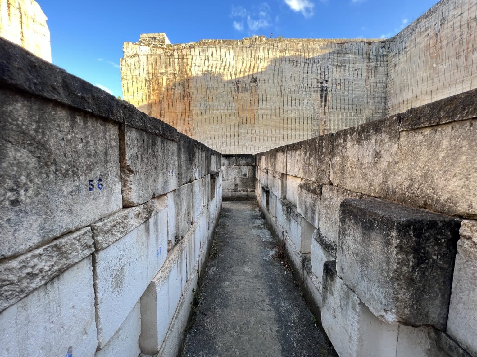 Lithica, una cantera reconvertida en espacio artístico
