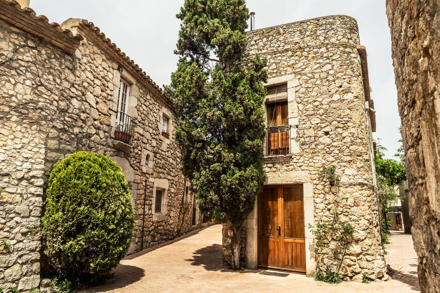 7 pueblos medievales en la Costa Brava para viajar al pasado