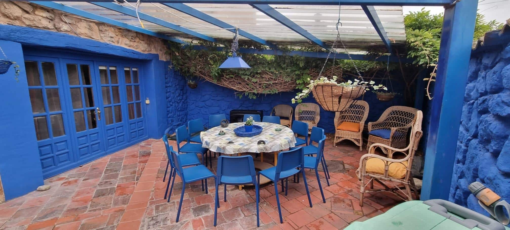 La casa azul de los Bosé ya está abierta al turismo rural