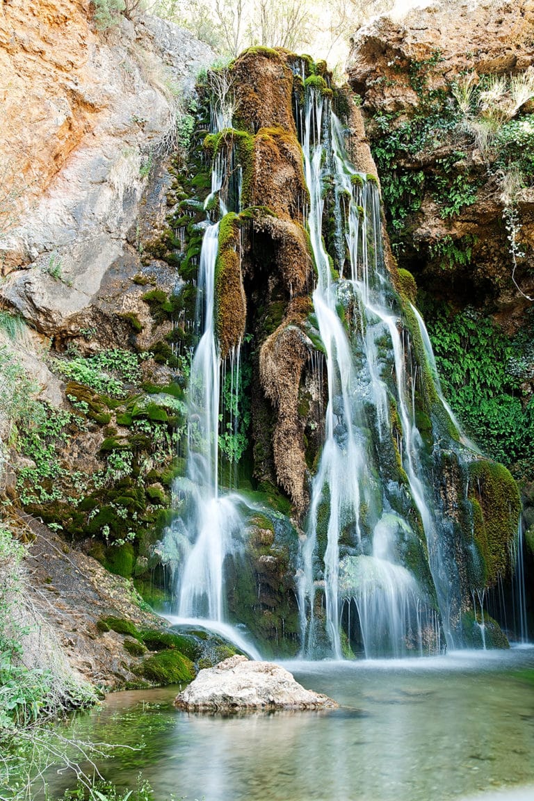 Ruta de las cascadas de Bogarra: saltos de agua entre esculturas