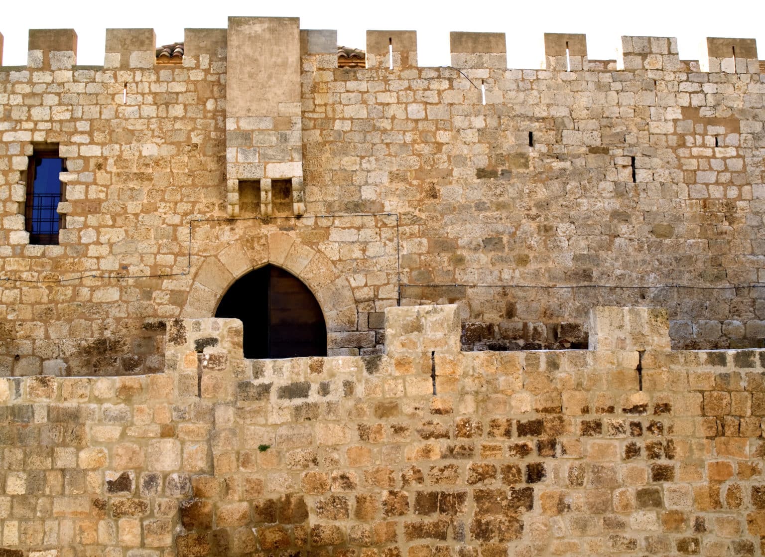 Luis Zueco: “Todas mis novelas están escritas desde los castillos de Grisel y Bulbuente”