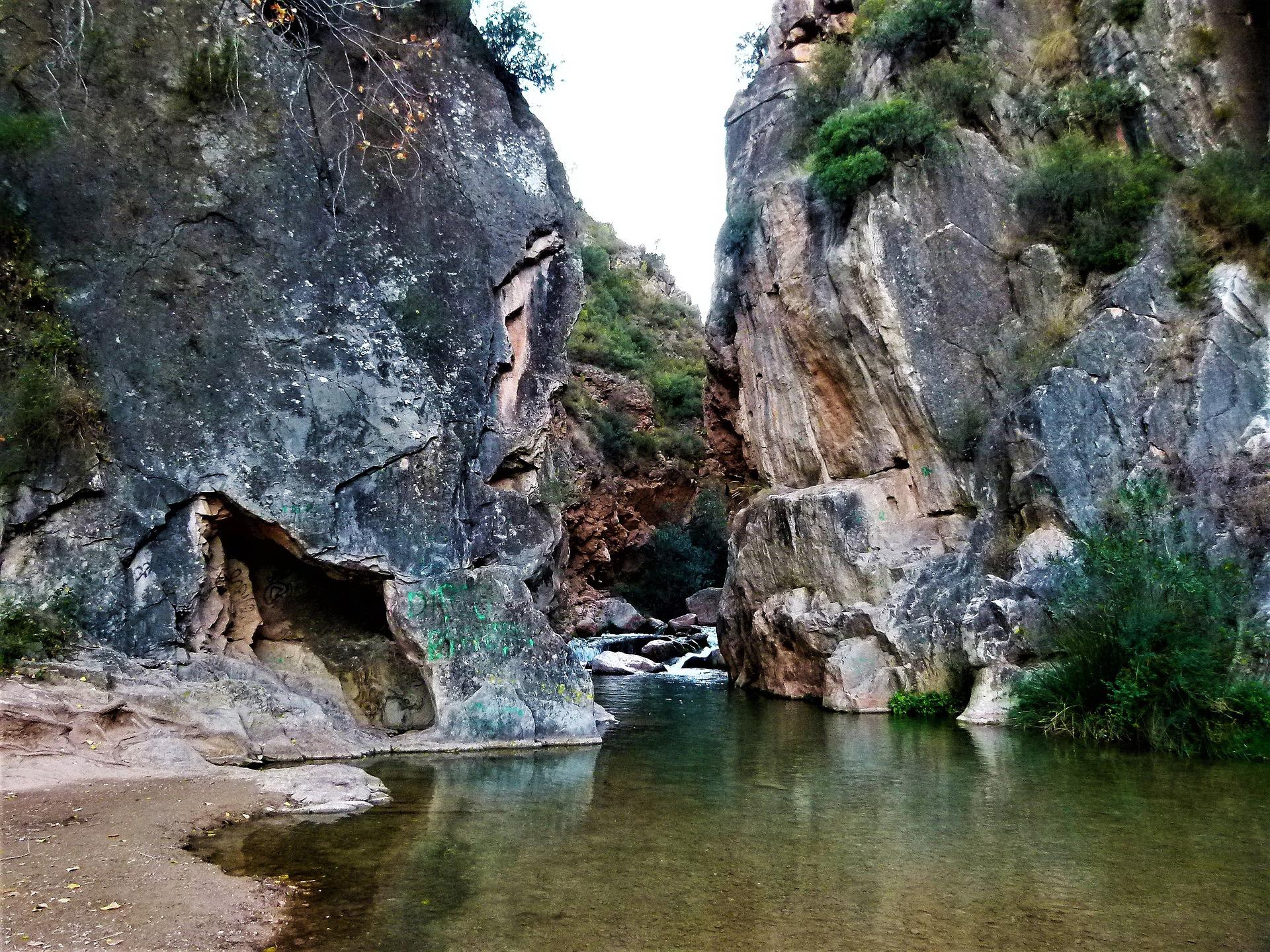 Ruta del agua de Chelva: monumentos, cascadas y una piscina natural